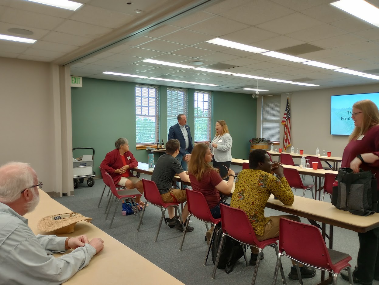 Congressman Eric Burlison visited the Fruit Experiment Station - What's ...